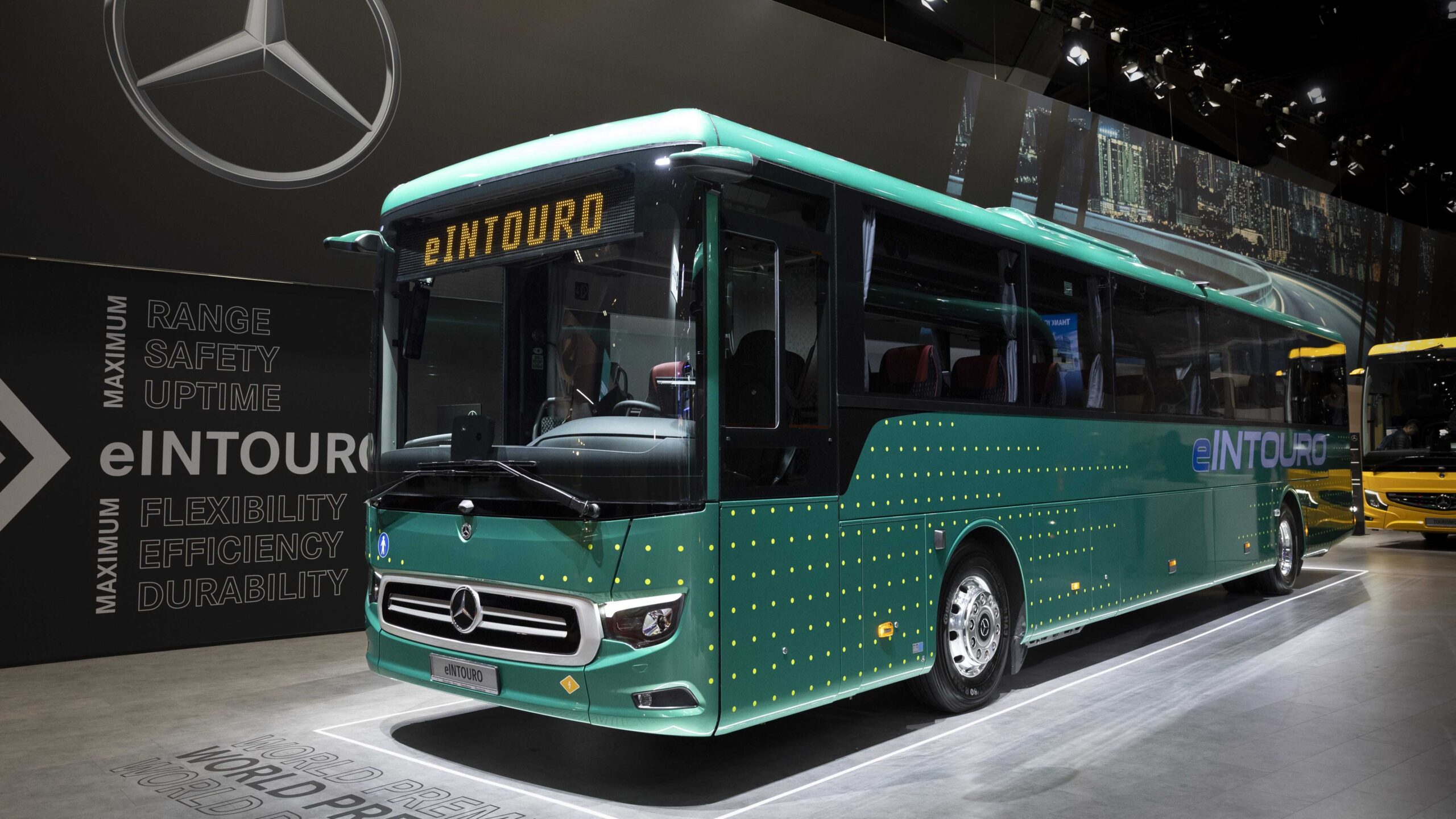 Mercedes-Benz eIntouro Debuts at Busworld 2025